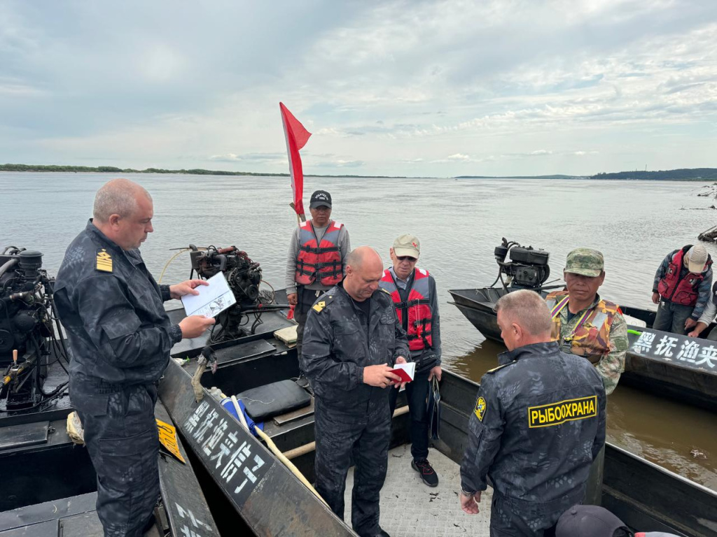 Охрана рыбных запасов трансграничных вод Среднего Амура под двойным ...