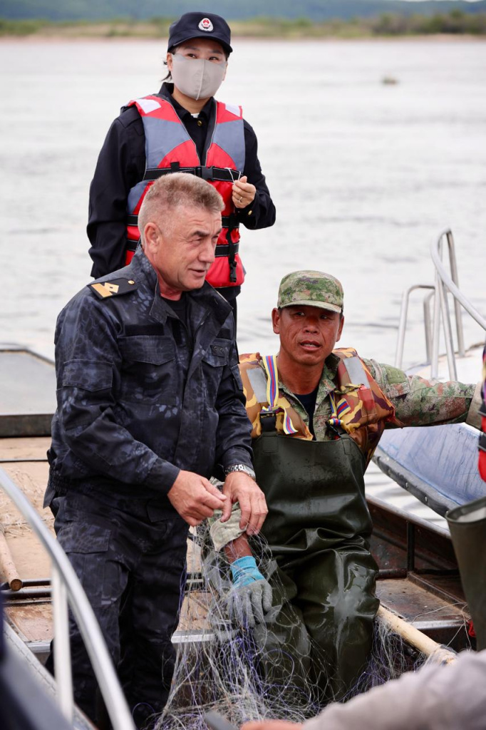 Охрана рыбных запасов трансграничных вод Среднего Амура под двойным ...